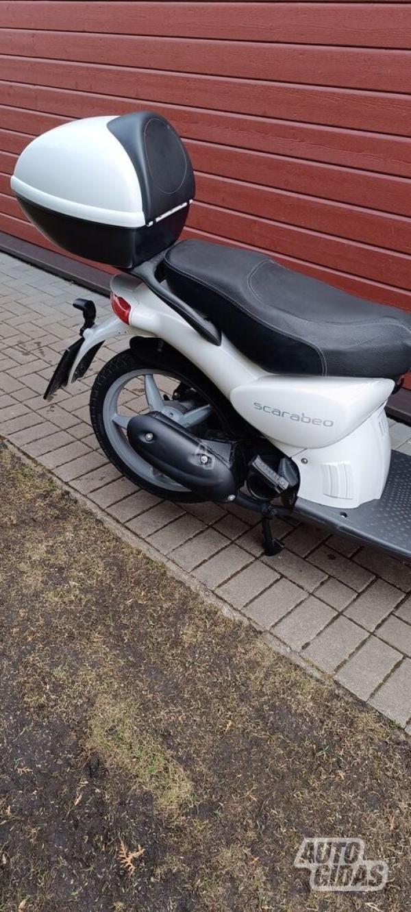 Balts Aprilia Scarabeo 2005 Šauļi, ar dzinēja tilpumu 0.10 L un nobraukumu 27 tūkst. km par 999 €, foto 10 vietnē AUTOMOTO.COM.LV