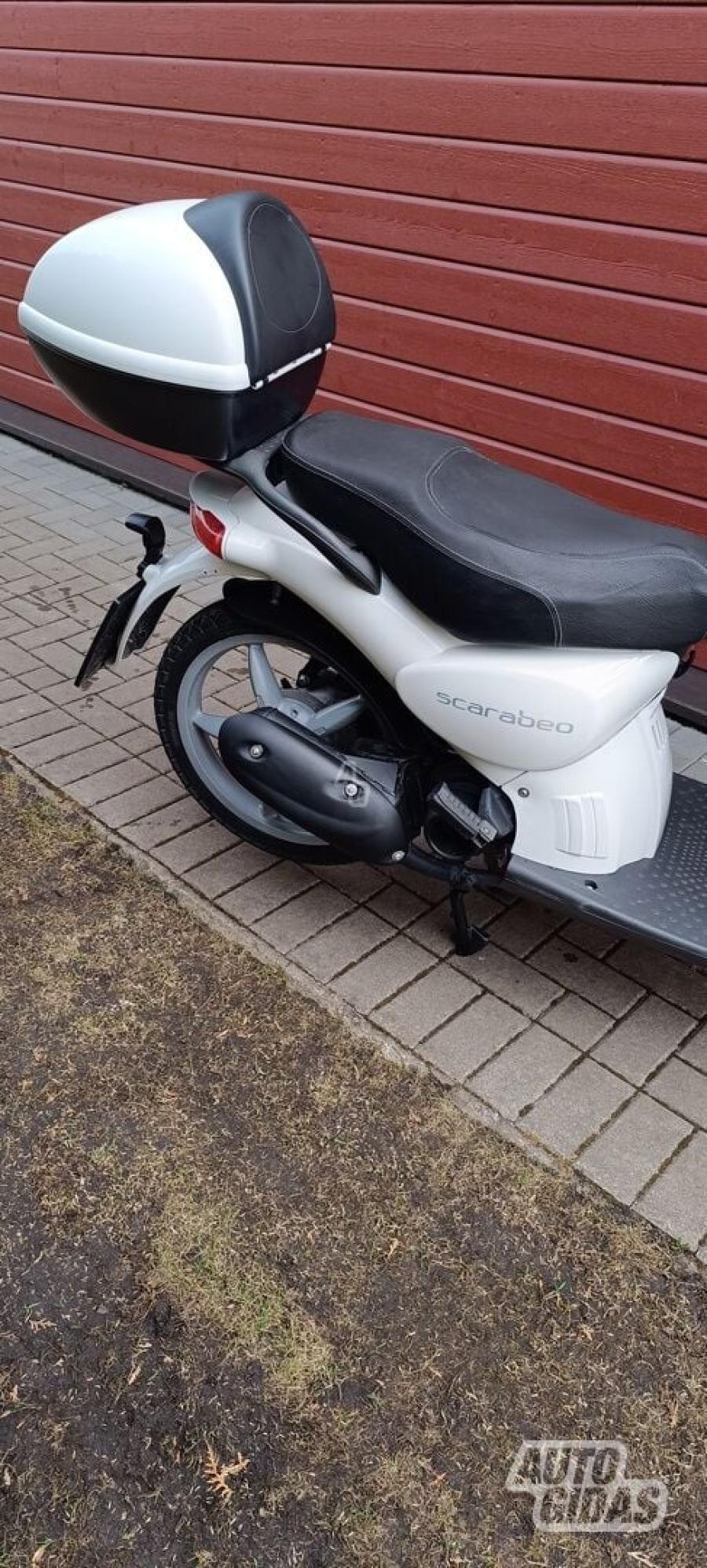 Balts Aprilia Scarabeo 2005 Šauļi, ar dzinēja tilpumu 0.10 L un nobraukumu 27 tūkst. km par 999 €, foto 11 vietnē AUTOMOTO.COM.LV