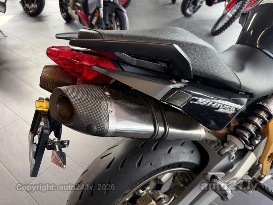 Melns Aprilia Shiver 750 2008 Tallina, ar dzinēja tilpumu 0.75 L un nobraukumu 43 tūkst. km par 3490 €, foto 8 vietnē AUTOMOTO.COM.LV