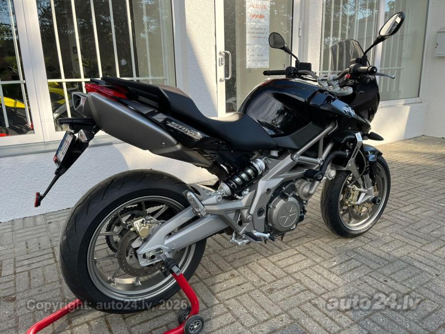 Black Aprilia Shiver 750 2011 in Tallinn, with an engine capacity of 0.75 L and mileage of 14 thousand km for 4750 €, photo 4 on AUTOMOTO.COM.LV