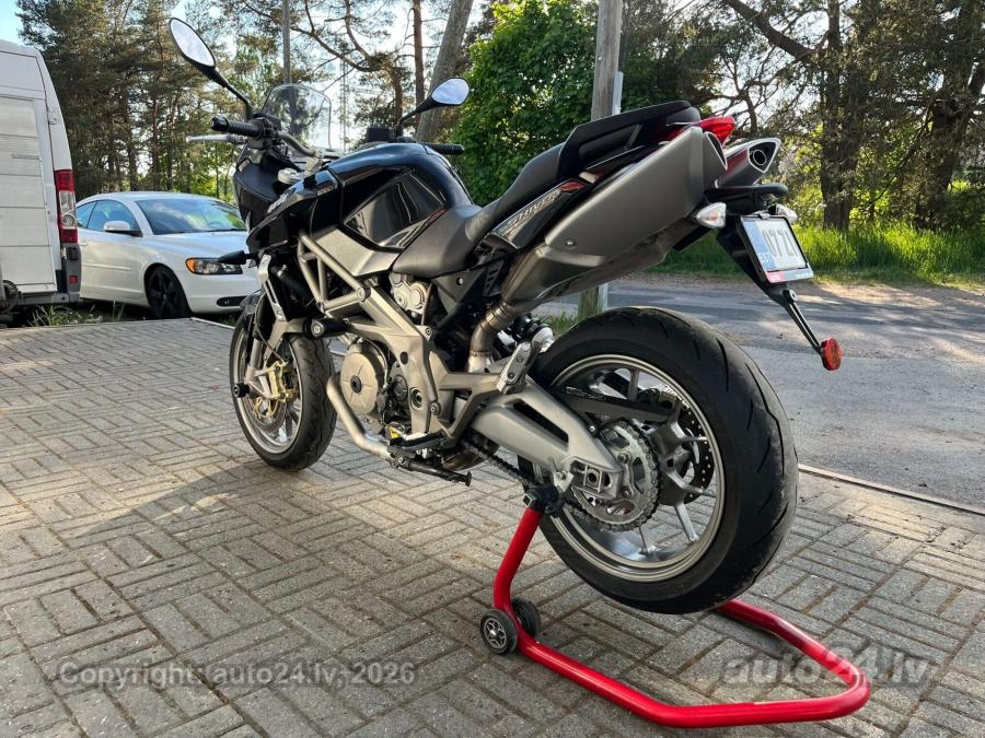 Black Aprilia Shiver 750 2011 in Tallinn, with an engine capacity of 0.75 L and mileage of 14 thousand km for 4750 €, photo 6 on AUTOMOTO.COM.LV