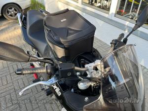 Black Aprilia Shiver 750 2011 in Tallinn, with an engine capacity of 0.75 L and mileage of 14 thousand km for 4750 €, photo 11 on AUTOMOTO.COM.LV