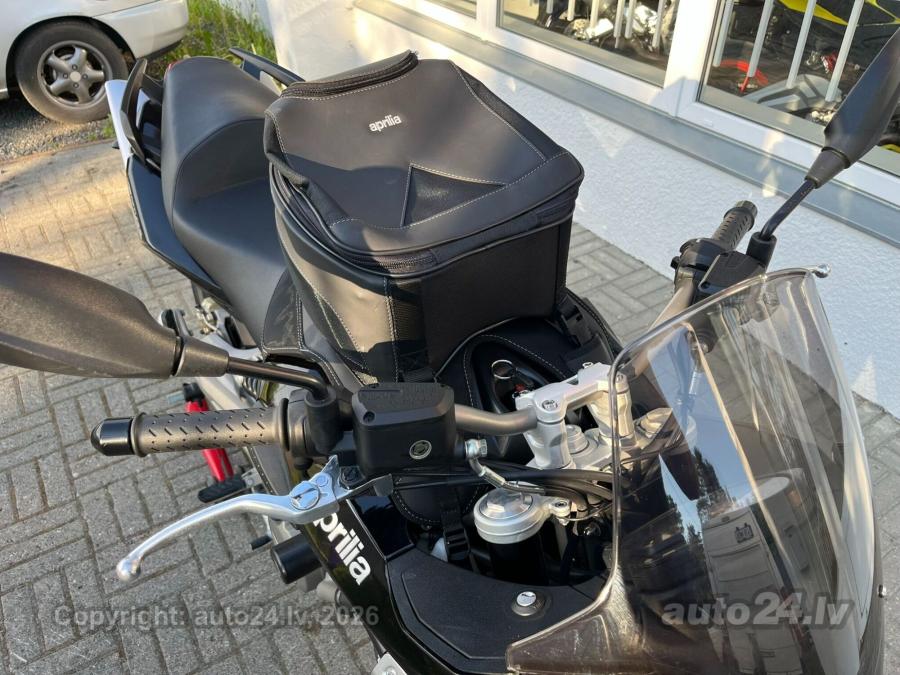 Black Aprilia Shiver 750 2011 in Tallinn, with an engine capacity of 0.75 L and mileage of 14 thousand km for 4750 €, photo 11 on AUTOMOTO.COM.LV