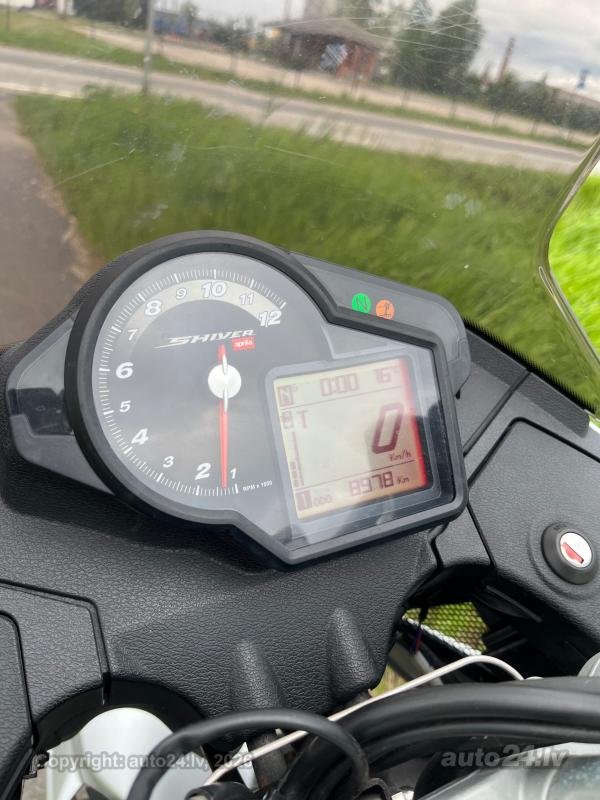 Pelēks Aprilia Shiver 750 2009 Pērnava, ar dzinēja tilpumu 0.75 L un nobraukumu 9 tūkst. km par 3590 €, foto 9 vietnē AUTOMOTO.COM.LV