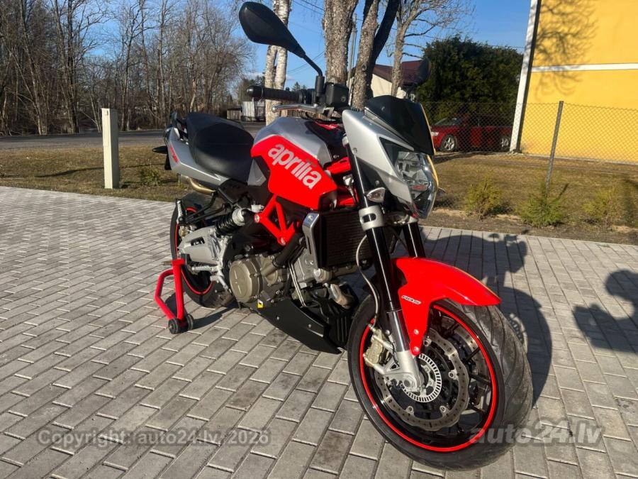 Grey Aprilia Shiver 750 2011 in Parnu, with an engine capacity of 0.75 L and mileage of 18 thousand km for 4800 €, photo 1 on AUTOMOTO.COM.LV