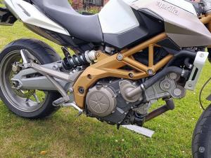 Априлия Shiver 2008 в Вевис, объемом двигателя 0.75 л и пробегом 7 тыс. км за 2400 €, фото 14 на AUTOMOTO.COM.LV