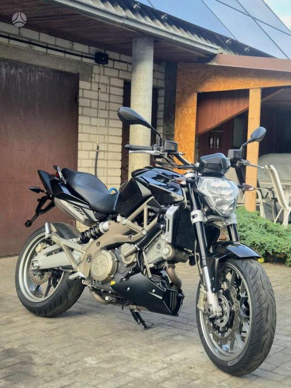 Aprilia Shiver 2009 Prienai, ar dzinēja tilpumu 0.75 L un nobraukumu 37 tūkst. km par 2550 €, foto 4 vietnē AUTOMOTO.COM.LV