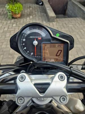 Aprilia Shiver 2009 Prienai, ar dzinēja tilpumu 0.75 L un nobraukumu 37 tūkst. km par 2550 €, foto 12 vietnē AUTOMOTO.COM.LV