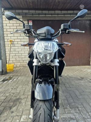 Aprilia Shiver 2009 Prienai, ar dzinēja tilpumu 0.75 L un nobraukumu 37 tūkst. km par 2550 €, foto 13 vietnē AUTOMOTO.COM.LV