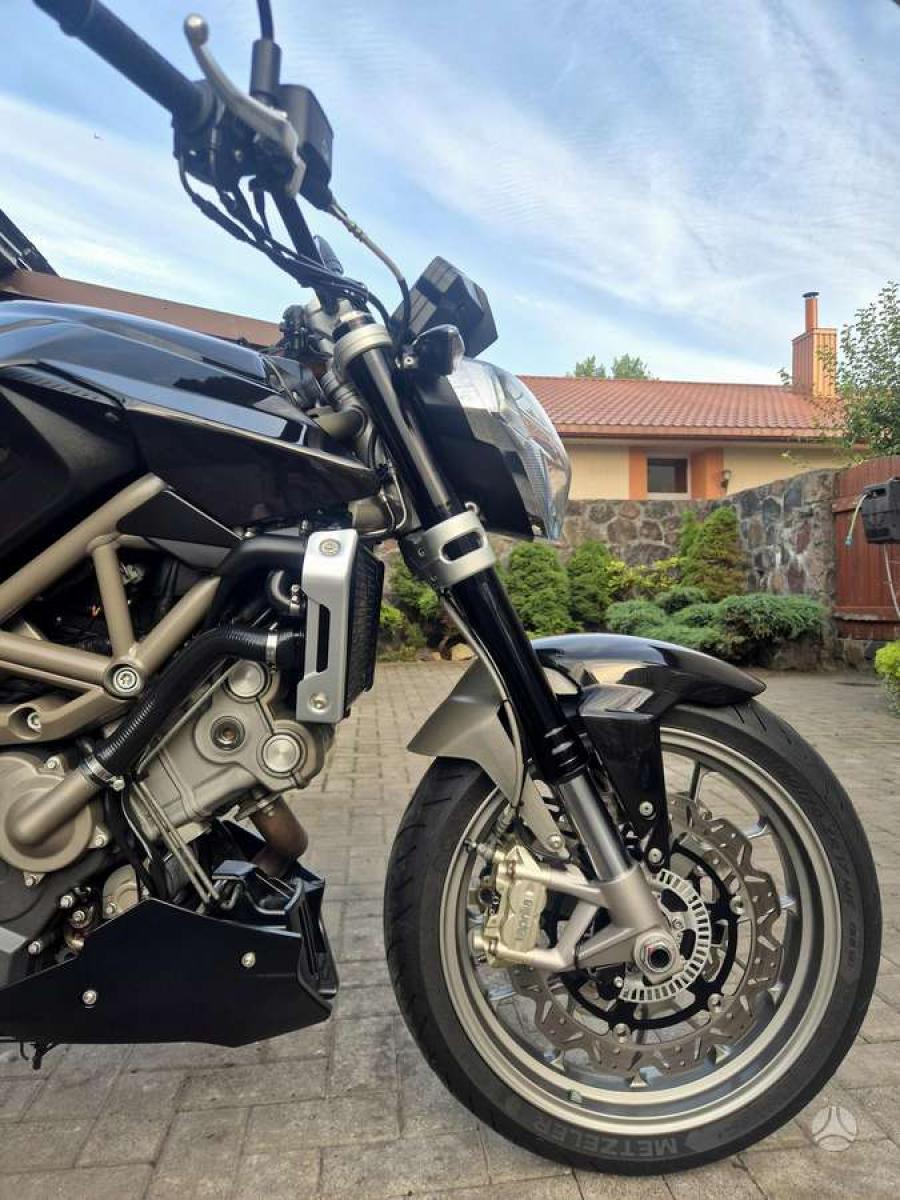 Aprilia Shiver 2009 Prienai, ar dzinēja tilpumu 0.75 L un nobraukumu 37 tūkst. km par 2550 €, foto 14 vietnē AUTOMOTO.COM.LV