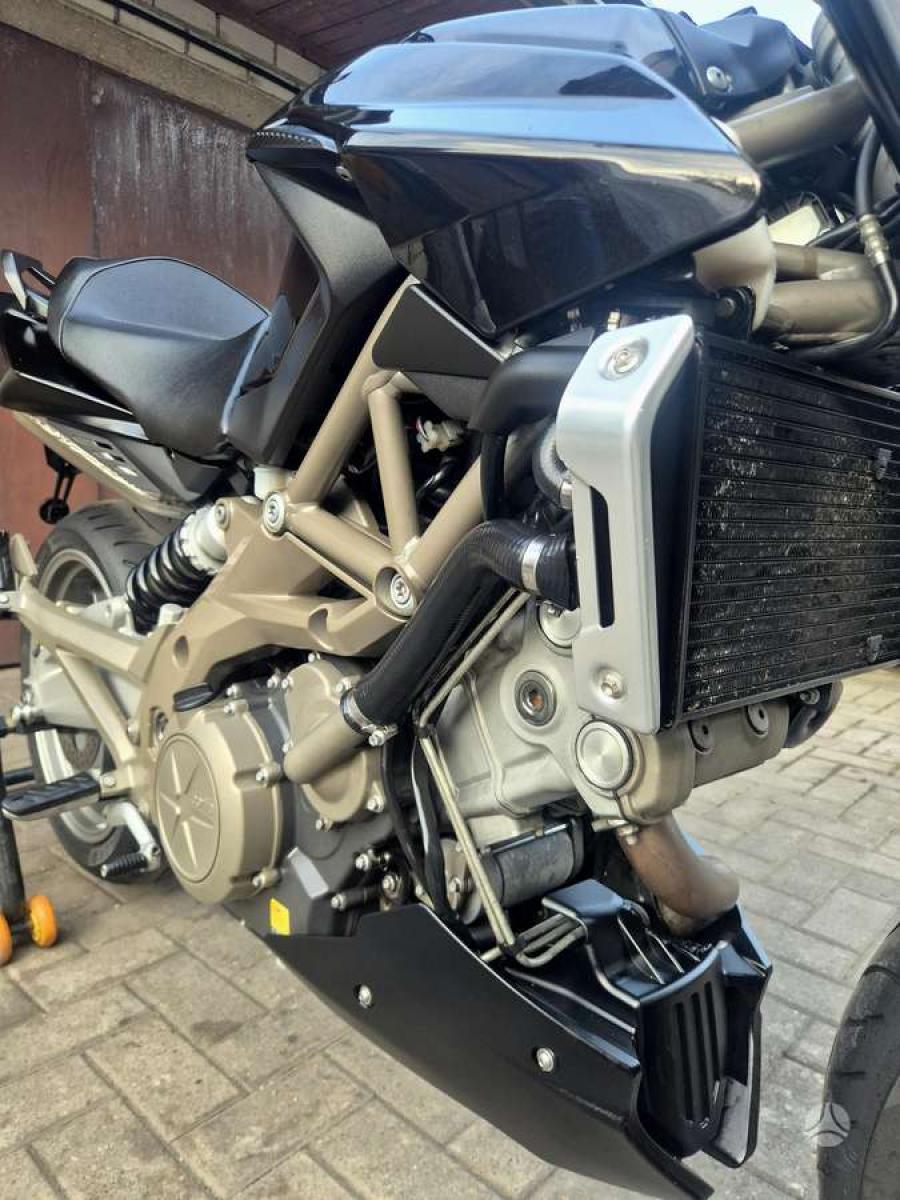 Aprilia Shiver 2009 Prienai, ar dzinēja tilpumu 0.75 L un nobraukumu 37 tūkst. km par 2550 €, foto 17 vietnē AUTOMOTO.COM.LV