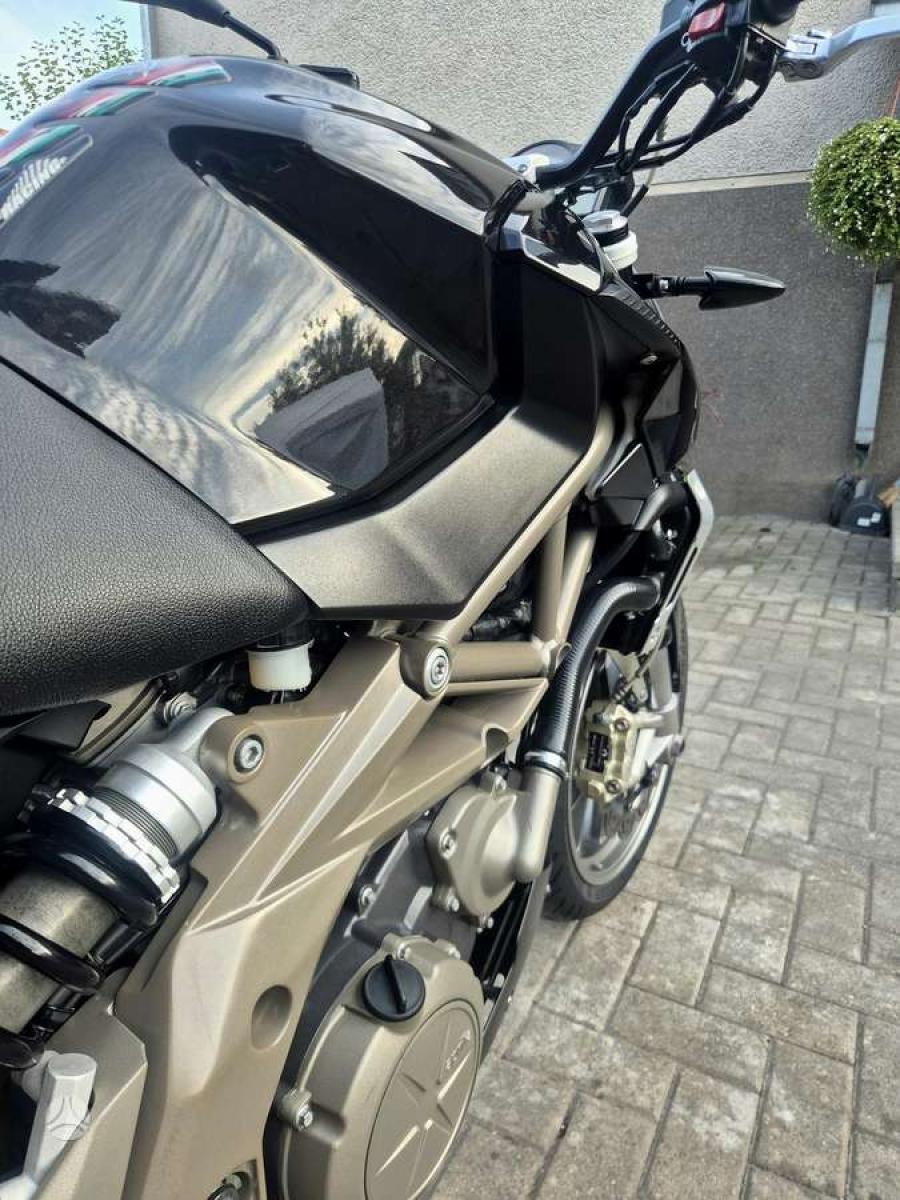 Aprilia Shiver 2009 Prienai, ar dzinēja tilpumu 0.75 L un nobraukumu 37 tūkst. km par 2550 €, foto 19 vietnē AUTOMOTO.COM.LV