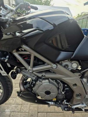 Aprilia Shiver 2009 Prienai, ar dzinēja tilpumu 0.75 L un nobraukumu 37 tūkst. km par 2550 €, foto 20 vietnē AUTOMOTO.COM.LV