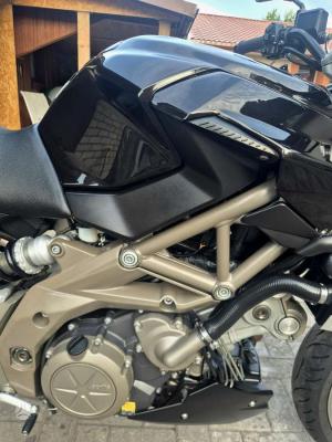 Aprilia Shiver 2009 Prienai, ar dzinēja tilpumu 0.75 L un nobraukumu 37 tūkst. km par 2550 €, foto 21 vietnē AUTOMOTO.COM.LV