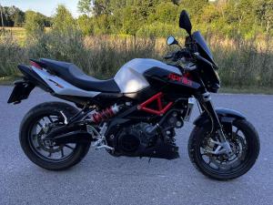 Aprilia Shiver 2012 Viļņa, ar dzinēja tilpumu 0.75 L un nobraukumu 46 tūkst. km par 3700 €, foto 8 vietnē AUTOMOTO.COM.LV