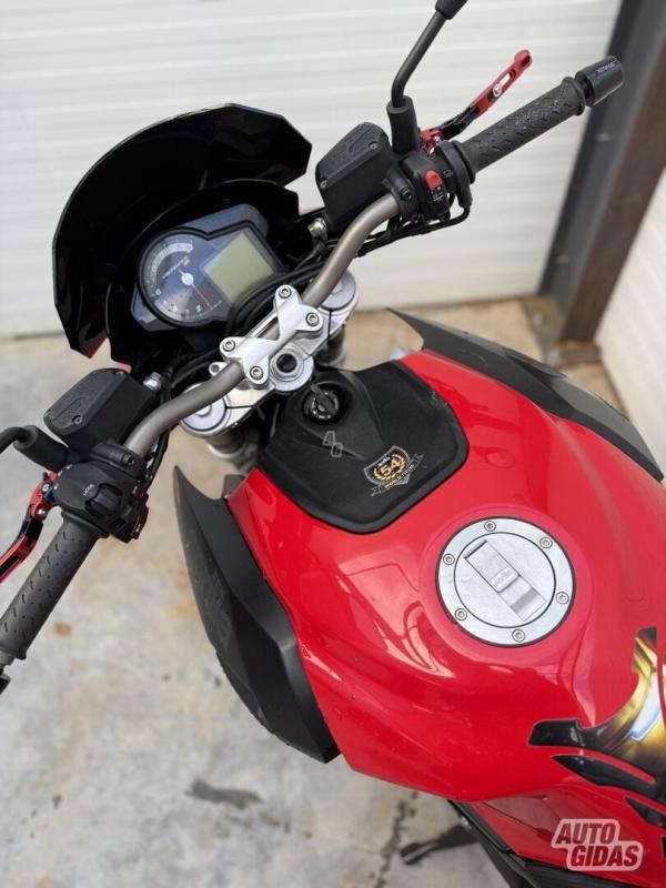 Aprilia Shiver 2015 Tauragė, ar dzinēja tilpumu 0.75 L un nobraukumu 38 tūkst. km par 2550 €, foto 7 vietnē AUTOMOTO.COM.LV