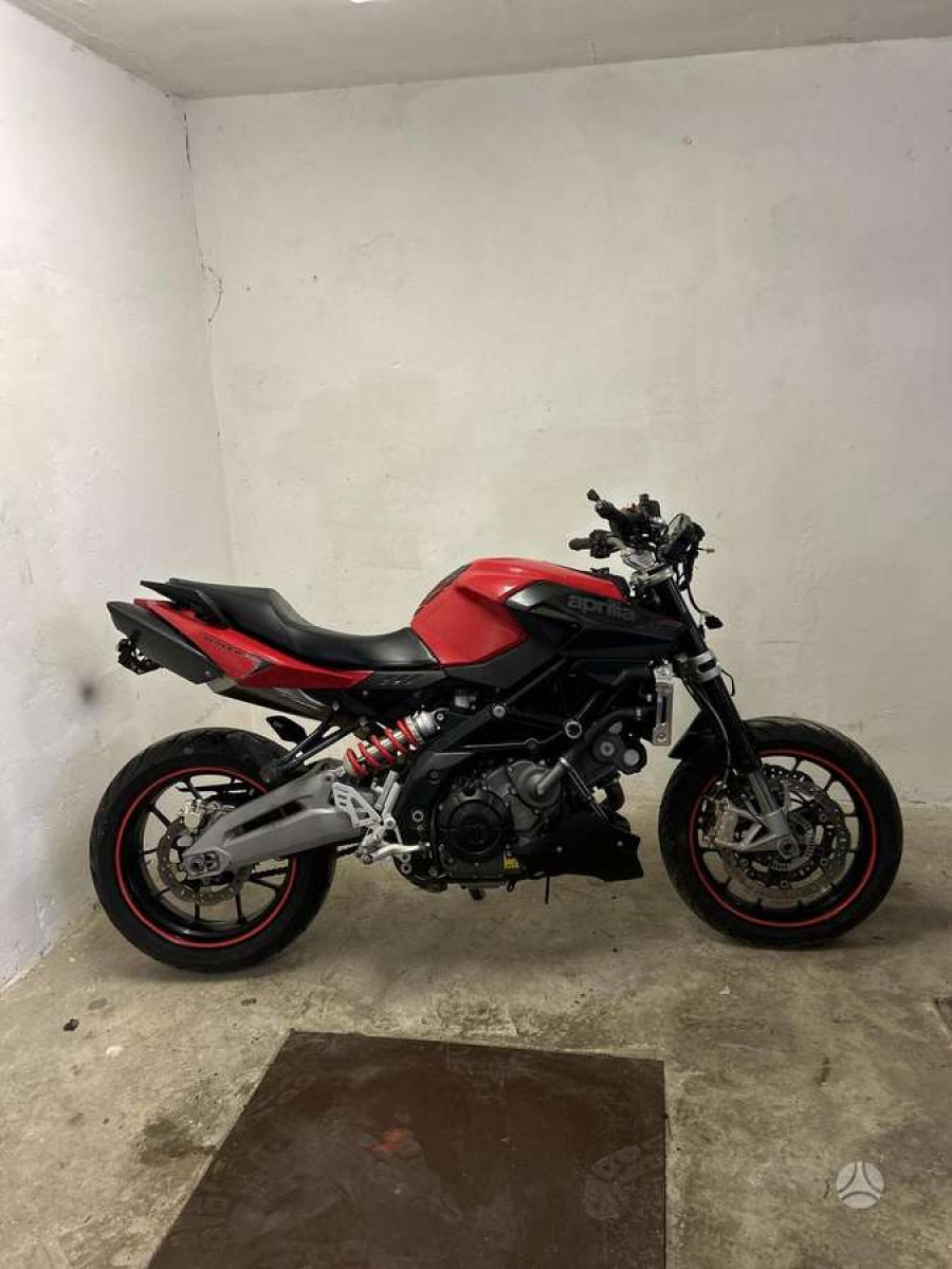 Aprilia Shiver 2016 Šauļi, ar dzinēja tilpumu 0.75 L un nobraukumu 10 tūkst. km par 1529 €, foto 3 vietnē AUTOMOTO.COM.LV