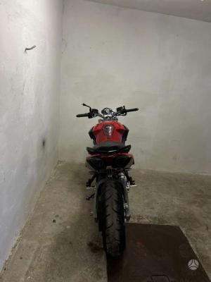 Aprilia Shiver 2016 Šauļi, ar dzinēja tilpumu 0.75 L un nobraukumu 10 tūkst. km par 1529 €, foto 5 vietnē AUTOMOTO.COM.LV