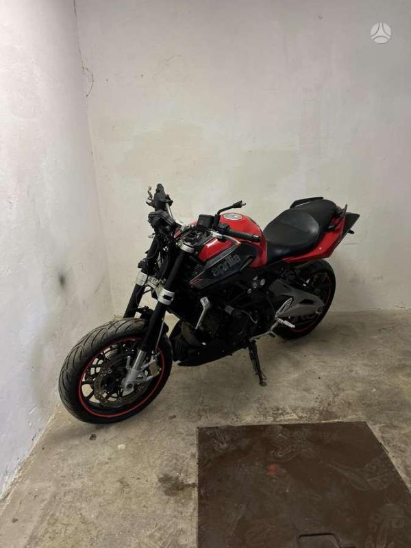 Aprilia Shiver 2016 Šauļi, ar dzinēja tilpumu 0.75 L un nobraukumu 10 tūkst. km par 1529 €, foto 5 vietnē AUTOMOTO.COM.LV