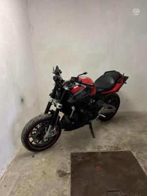 Aprilia Shiver 2016 Šauļi, ar dzinēja tilpumu 0.75 L un nobraukumu 10 tūkst. km par 1529 €, foto 6 vietnē AUTOMOTO.COM.LV