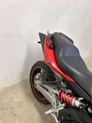 Aprilia Shiver 2016 Šauļi, ar dzinēja tilpumu 0.75 L un nobraukumu 10 tūkst. km par 1529 €, foto 8 vietnē AUTOMOTO.COM.LV