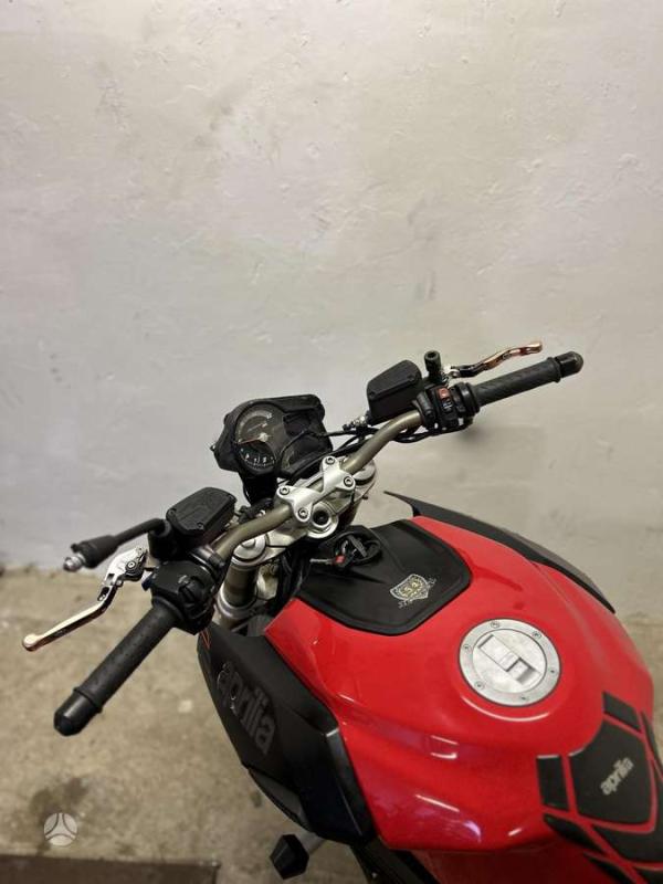 Aprilia Shiver 2016 Šauļi, ar dzinēja tilpumu 0.75 L un nobraukumu 10 tūkst. km par 1529 €, foto 10 vietnē AUTOMOTO.COM.LV