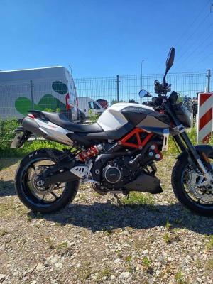 Balts Aprilia Shiver 2018 Kauņa, ar dzinēja tilpumu 0.90 L un nobraukumu 48 tūkst. km par 4800 €, foto 3 vietnē AUTOMOTO.COM.LV