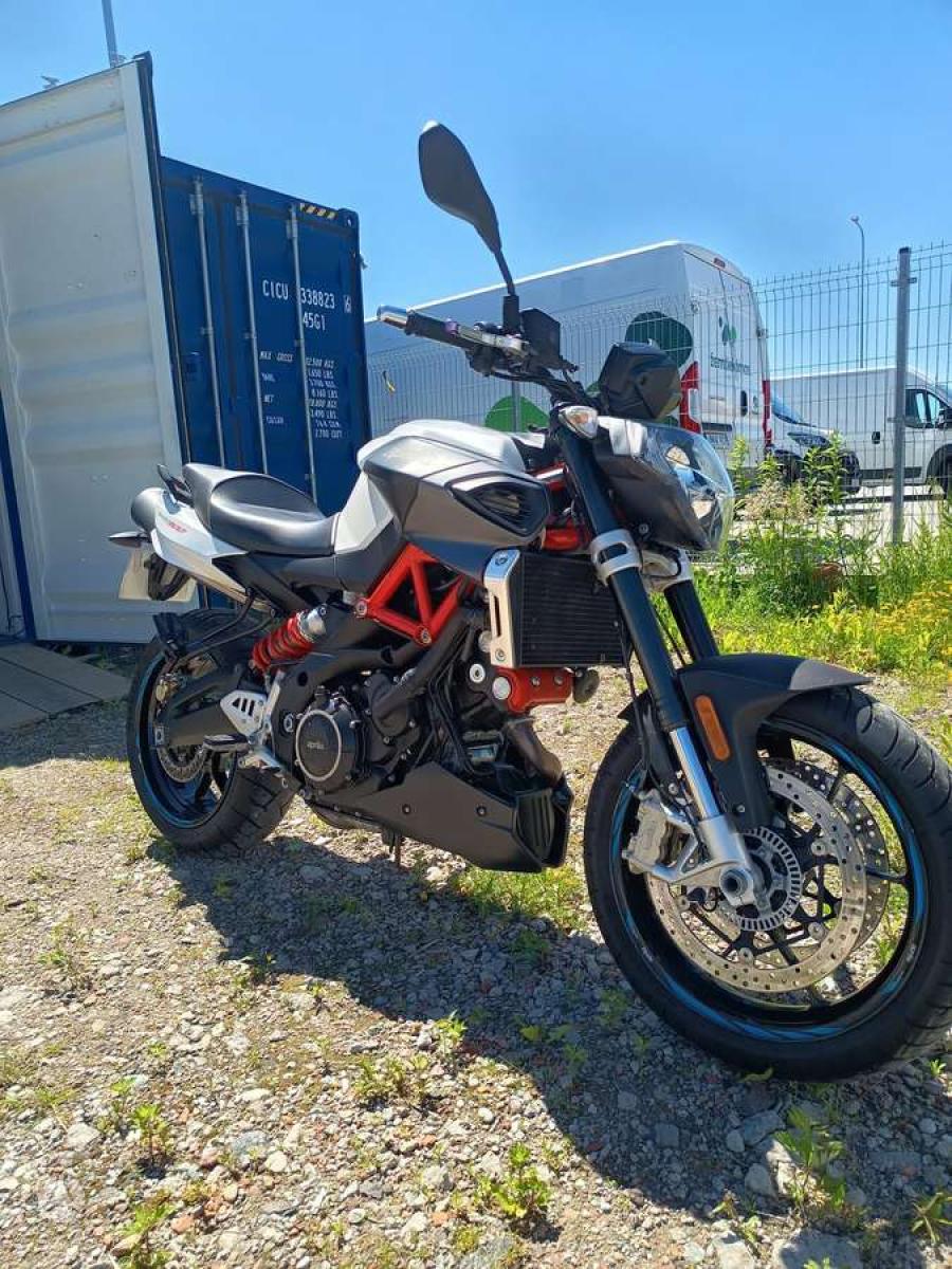 Balts Aprilia Shiver 2018 Kauņa, ar dzinēja tilpumu 0.90 L un nobraukumu 48 tūkst. km par 4800 €, foto 13 vietnē AUTOMOTO.COM.LV