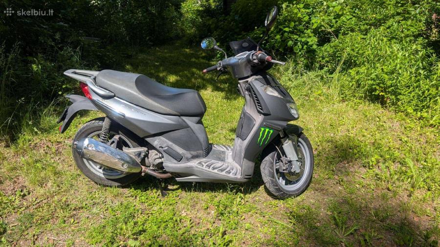 Grey Aprilia Sport City 2008 in Vilnius, with an engine capacity of 0.25 L and mileage of 25 thousand km for 980 €, photo 4 on AUTOMOTO.COM.LV