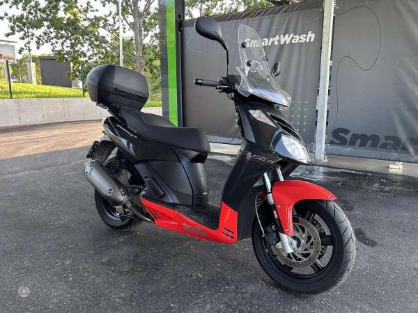 Grey Aprilia Sport City 2011 in Siauliai, with an engine capacity of 0.30 L and mileage of 16 thousand km for 2200 €, photo 8 on AUTOMOTO.COM.LV