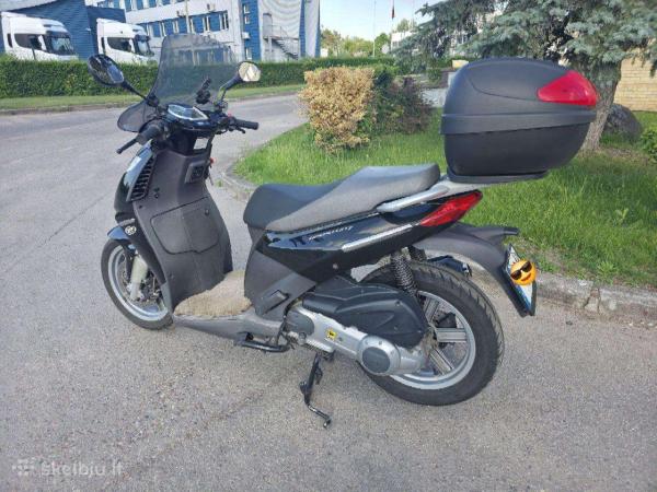 Aprilia Sport City 2007 in Vilnius, with an engine capacity of 0.24 L and mileage of 12 thousand km for 1650 €, photo 1 on AUTOMOTO.COM.LV