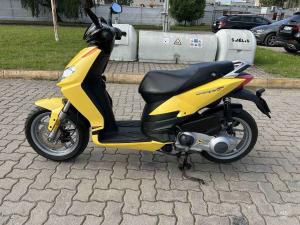 Aprilia Sport City 2010 Kauņa, ar dzinēja tilpumu 0.12 L un nobraukumu 6 tūkst. km par 1850 €, foto  vietnē AUTOMOTO.COM.LV