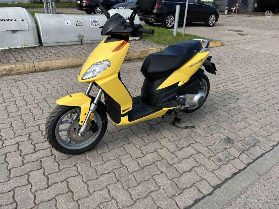 Aprilia Sport City 2010 Kauņa, ar dzinēja tilpumu 0.12 L un nobraukumu 6 tūkst. km par 1850 €, foto 4 vietnē AUTOMOTO.COM.LV
