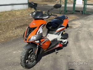 Melns Aprilia SR 50R 2008 Veru, ar dzinēja tilpumu 50.00 L un nobraukumu 12 tūkst. km par 750 €, foto 2 vietnē AUTOMOTO.COM.LV
