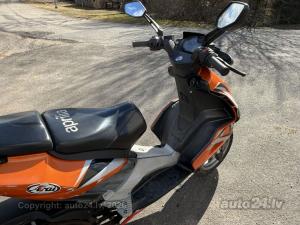 Melns Aprilia SR 50R 2008 Veru, ar dzinēja tilpumu 50.00 L un nobraukumu 12 tūkst. km par 750 €, foto 6 vietnē AUTOMOTO.COM.LV