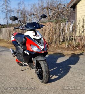 Black Aprilia SR 50R 2014 in Saku, with an engine capacity of 49.00 L and mileage of 6 thousand km for 2500 €, photo 2 on AUTOMOTO.COM.LV