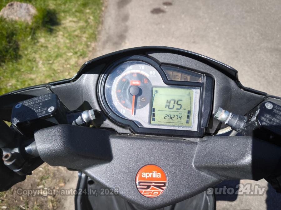 Черный Априлия SR 50R 2014 в Таллин, объемом двигателя 49.00 л и пробегом 29 тыс. км за 1500 €, фото 6 на AUTOMOTO.COM.LV