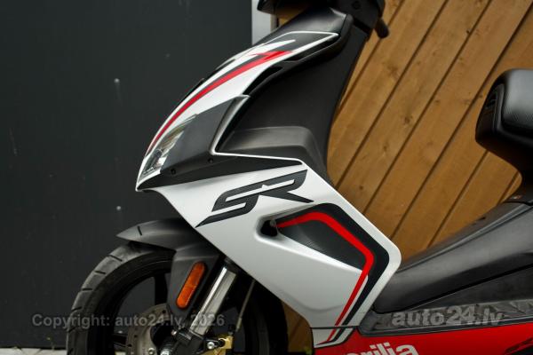 Black Aprilia SR 50R 2015 in Tallinn, with an engine capacity of 50.00 L and mileage of 15 thousand km for 2990 €, photo 9 on AUTOMOTO.COM.LV