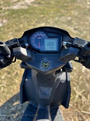 Melns Aprilia SR 50R 2018 Pērnava, ar dzinēja tilpumu 49.00 L un nobraukumu 19 tūkst. km par 1800 €, foto 6 vietnē AUTOMOTO.COM.LV