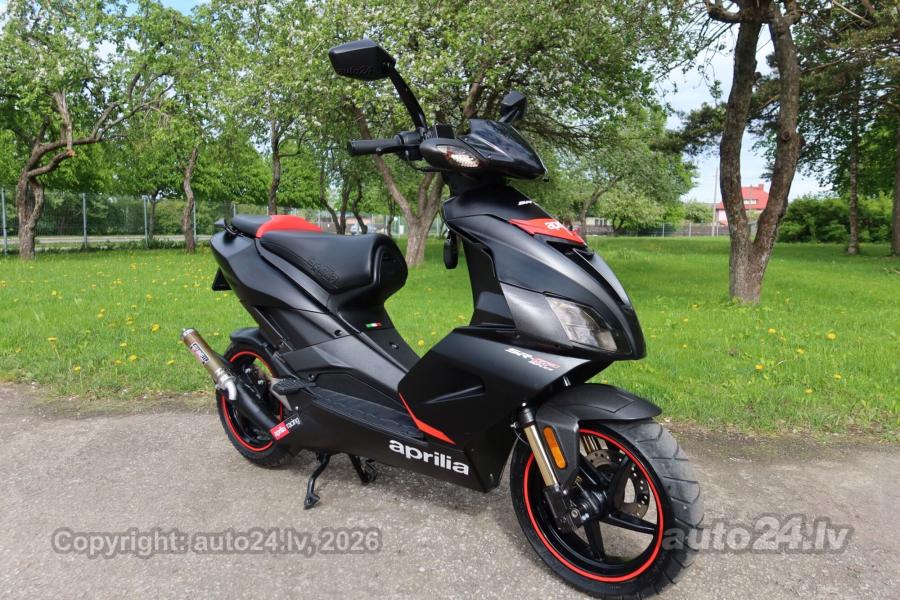 Черный Априлия SR 50R 2020 в Таллин, объемом двигателя 49.00 л и пробегом 8 тыс. км за 2600 €, фото 4 на AUTOMOTO.COM.LV