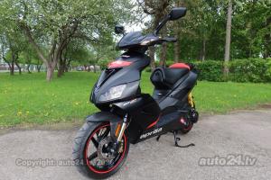 Черный Априлия SR 50R 2020 в Таллин, объемом двигателя 49.00 л и пробегом 8 тыс. км за 2600 €, фото 7 на AUTOMOTO.COM.LV