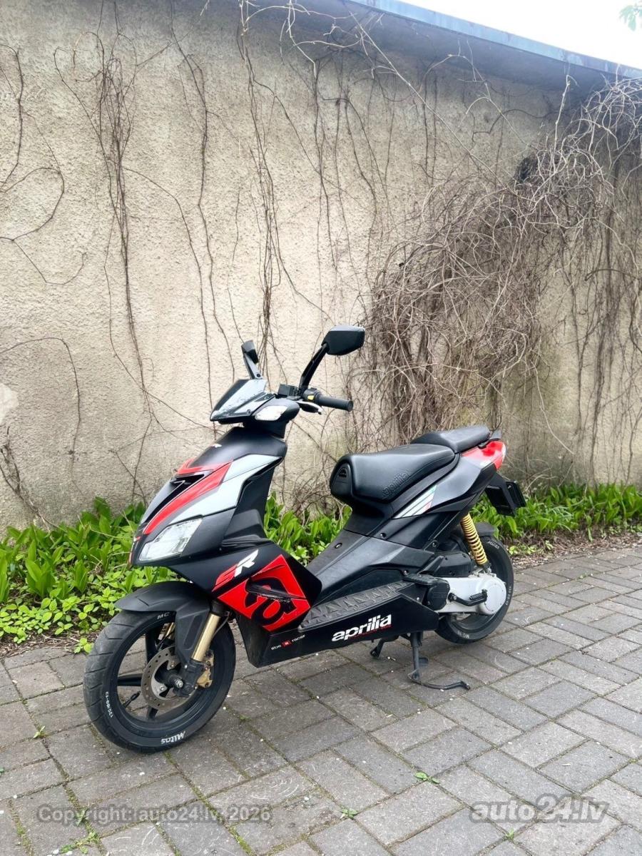 Черный Априлия SR 50R 2020 в Таллин, объемом двигателя 0.00 л и пробегом 11 тыс. км за 1799 €, фото 1 на AUTOMOTO.COM.LV