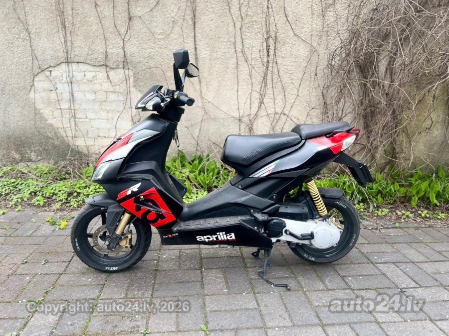 Черный Априлия SR 50R 2020 в Таллин, объемом двигателя 0.00 л и пробегом 11 тыс. км за 1799 €, фото 7 на AUTOMOTO.COM.LV
