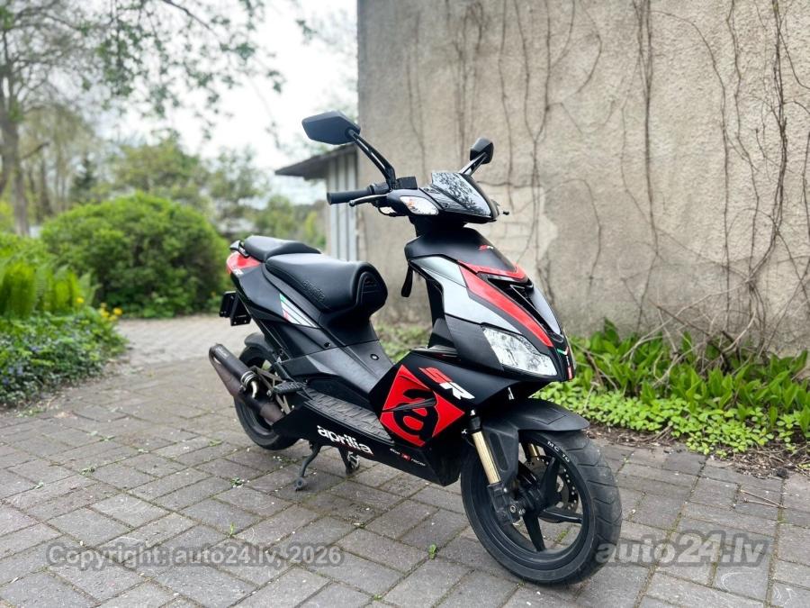 Черный Априлия SR 50R 2020 в Таллин, объемом двигателя 0.00 л и пробегом 11 тыс. км за 1799 €, фото 13 на AUTOMOTO.COM.LV