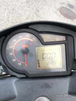 Серый Априлия SR 50R 2007 в Таллин, объемом двигателя 49.00 л и пробегом 19 тыс. км за 950 €, фото 6 на AUTOMOTO.COM.LV