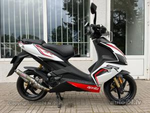 White Aprilia SR 50R 2017 in Tallinn, with an engine capacity of 49.00 L and mileage of 463 thousand km for 2750 €, photo 3 on AUTOMOTO.COM.LV
