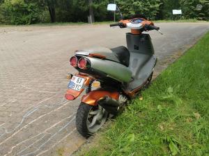 Black Aprilia SR 2002 in Kaunas, with an engine capacity of 49.00 L and mileage of 20 thousand km for 800 €, photo 9 on AUTOMOTO.COM.LV