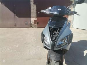Melns Aprilia SR 2004 Viļņa, ar dzinēja tilpumu 49.00 L un nobraukumu 15 tūkst. km par 1250 €, foto 6 vietnē AUTOMOTO.COM.LV