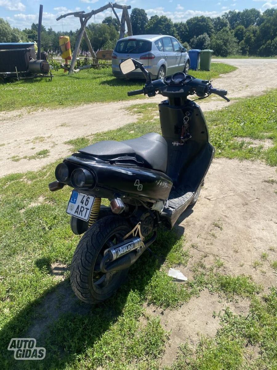 Черный Априлия SR 2005 в Шилуте, объемом двигателя 0.07 л и пробегом 25 тыс. км за 1300 €, фото 4 на AUTOMOTO.COM.LV