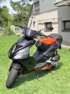 Black Aprilia SR 2005 in Kaunas, with an engine capacity of 0.05 L and mileage of 31 thousand km for 1050 €, photo 7 on AUTOMOTO.COM.LV
